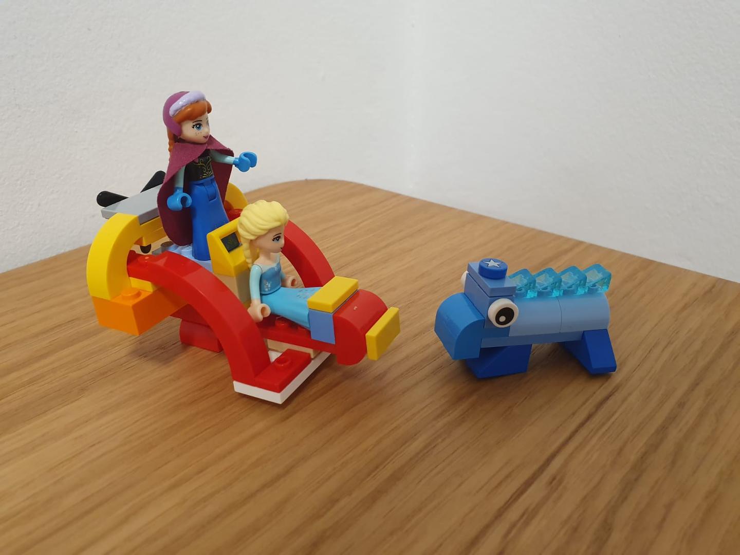 LEGO MOC 10401 Airboat and Bluey by CathyVT | Rebrickable - Build with LEGO