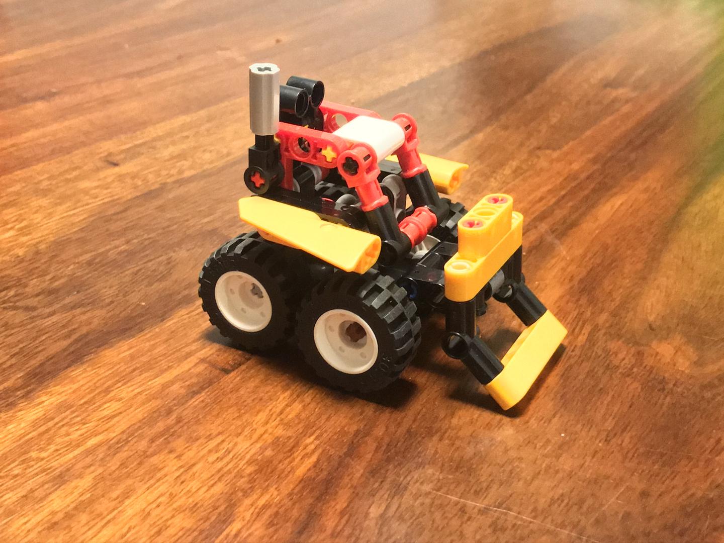 LEGO MOC 42101 Bobcat by Keep On Bricking | Rebrickable - Build with LEGO