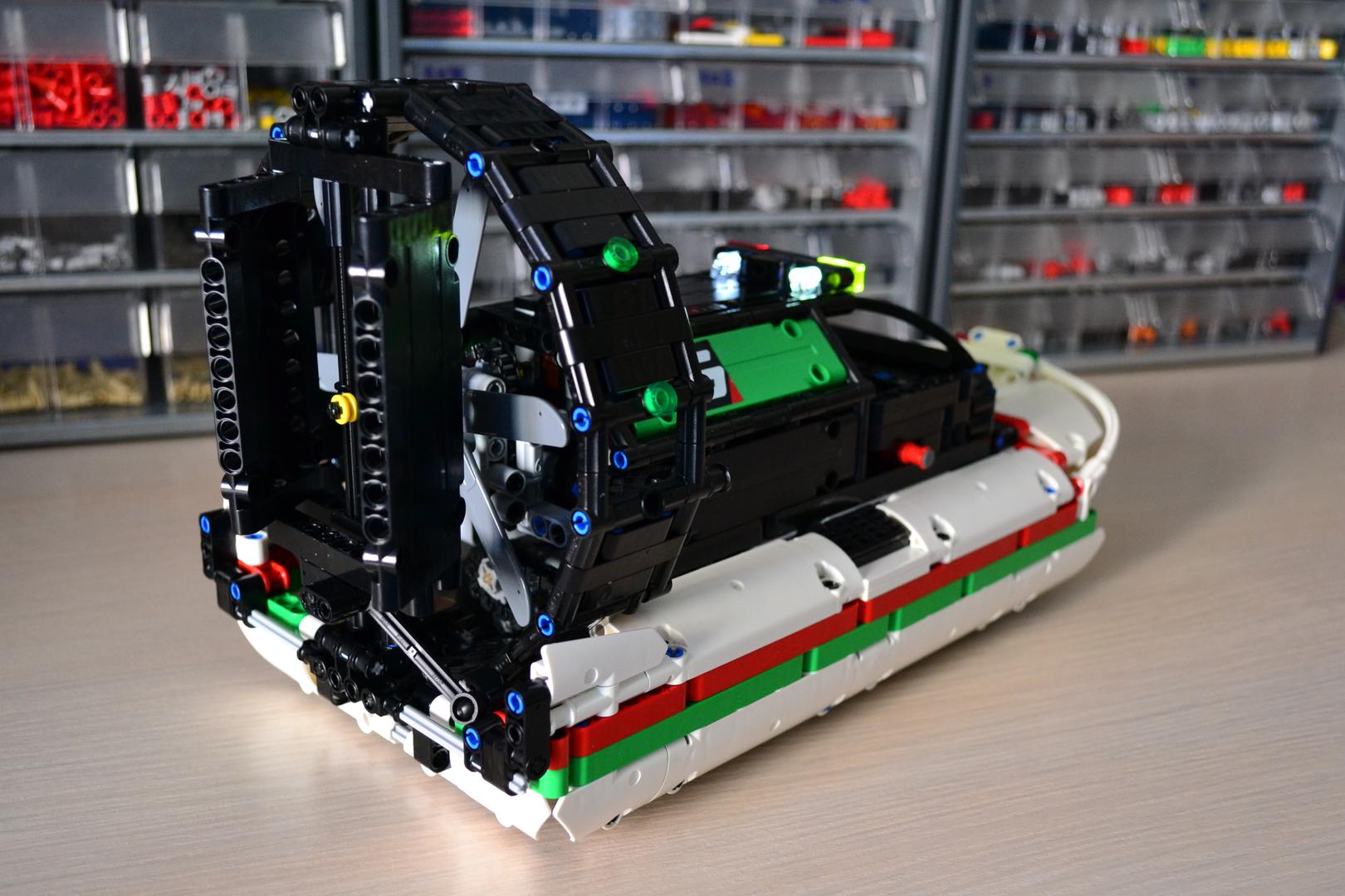LEGO MOC RC Octan Airboat by Chade | Rebrickable - Build with LEGO