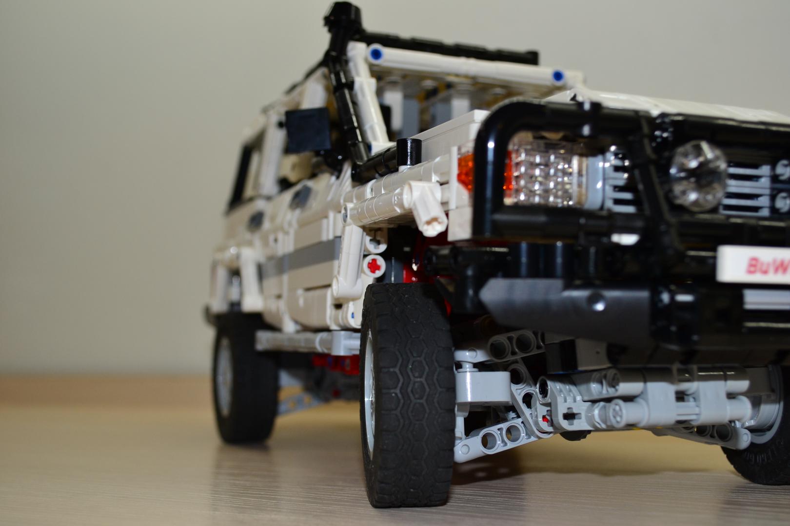 LEGO MOC TOYOTA Land Cruiser 76 by KevinMoo | Rebrickable - Build with LEGO