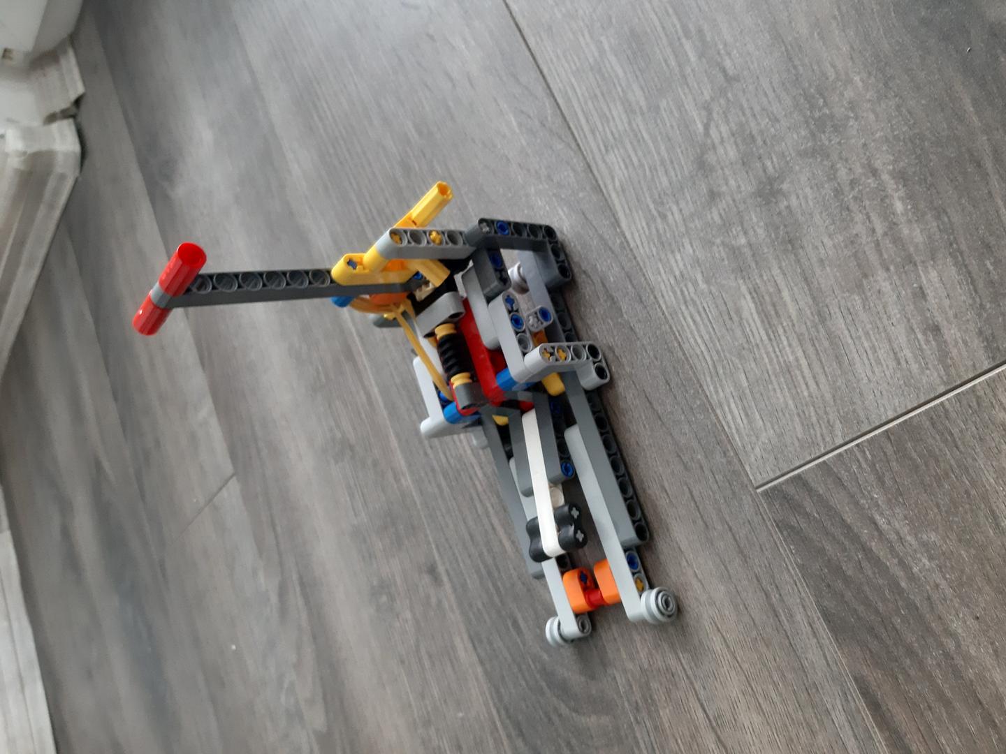 LEGO MOC Mechanic Garage Jack by Sheepo | Rebrickable - Build with LEGO