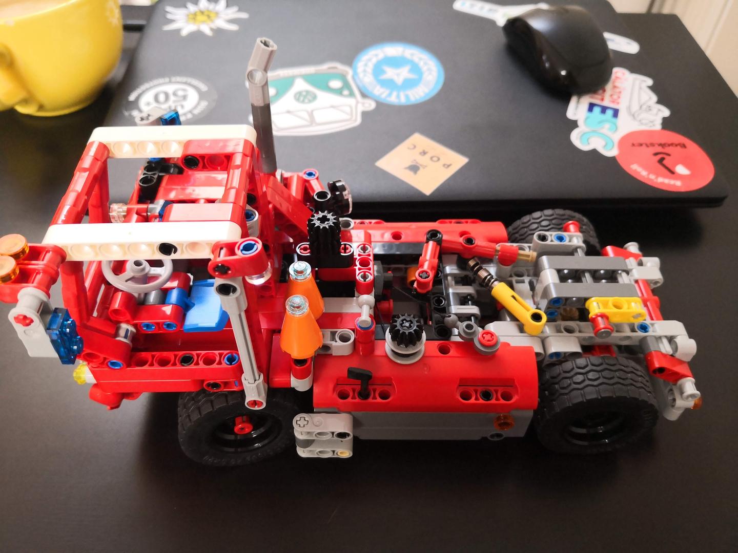 LEGO MOC 42075 Terminal Tractor by M_longer | Rebrickable - Build with LEGO