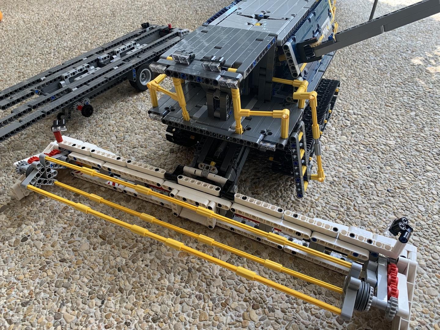 LEGO MOC Combine harvester: 42055 C model by BrickbyBrickTechnic ...