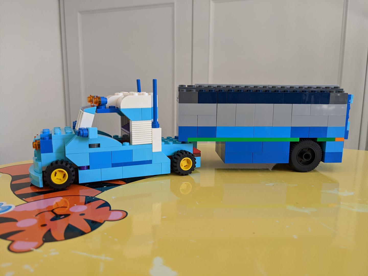 LEGO MOC 10698 Cargo Truck by Moe Brickman | Rebrickable - Build with LEGO