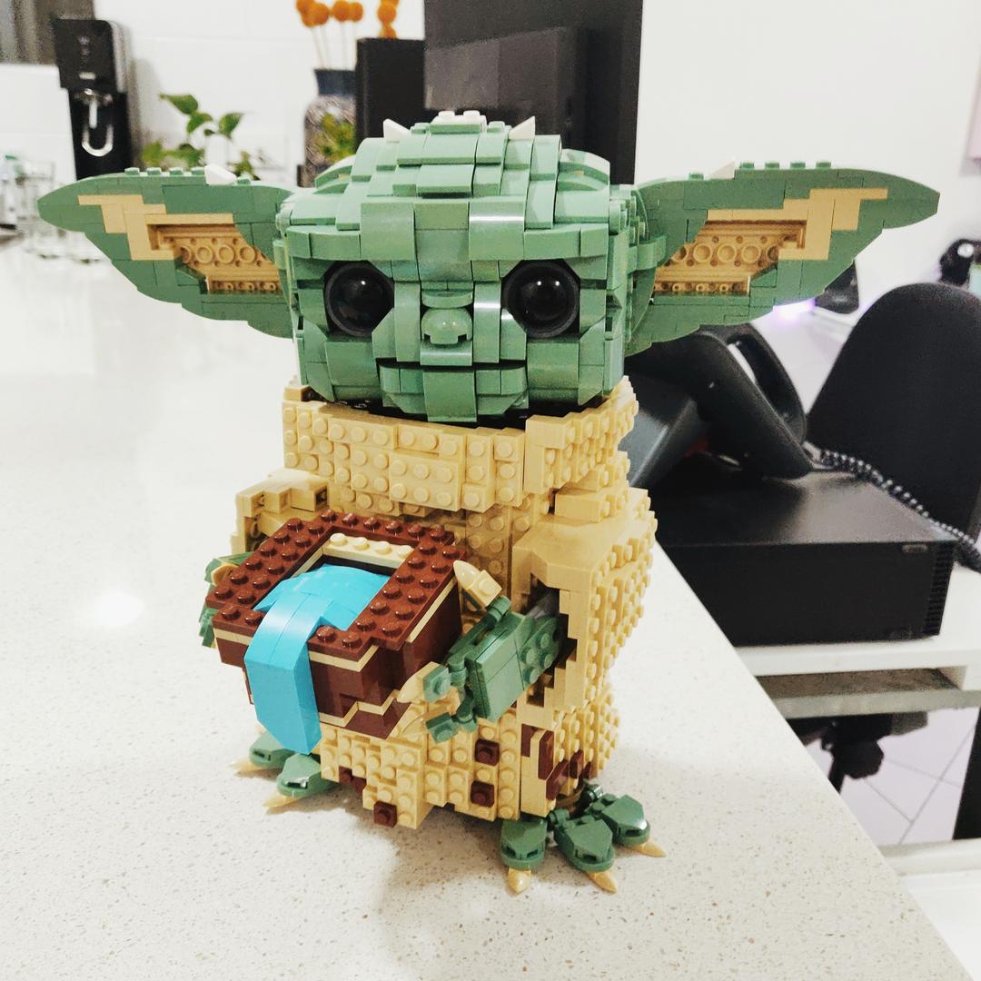 LEGO MOC The Child, aka Baby Yoda by Allouryuen | Rebrickable - Build ...