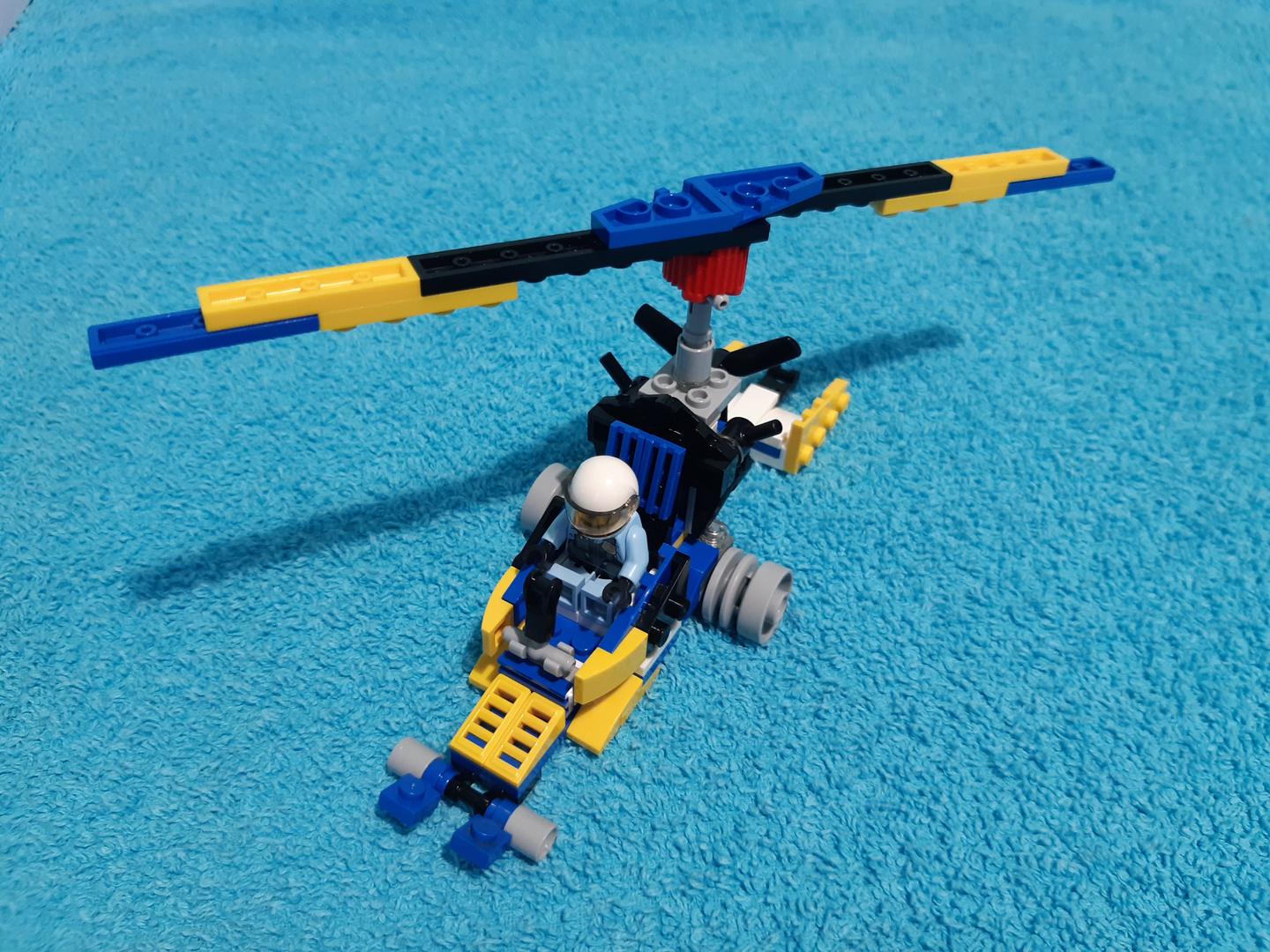 LEGO MOC 31087 - Gyrocopter by KlintIsztvud | Rebrickable - Build with LEGO