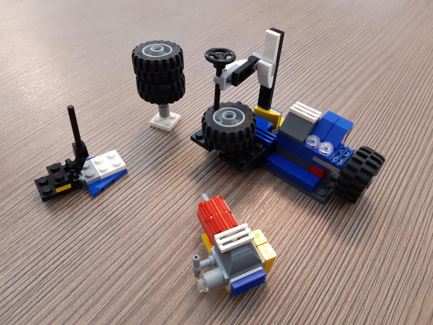 LEGO MOC 31087 - Tire Service by KlintIsztvud | Rebrickable - Build ...