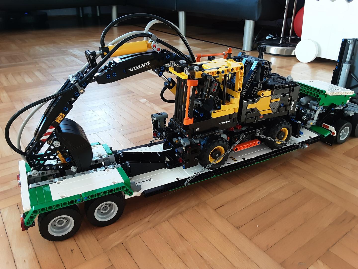 LEGO MOC Detachable Gooseneck Style Low Loader Lowboy Flatbed Trailer ...