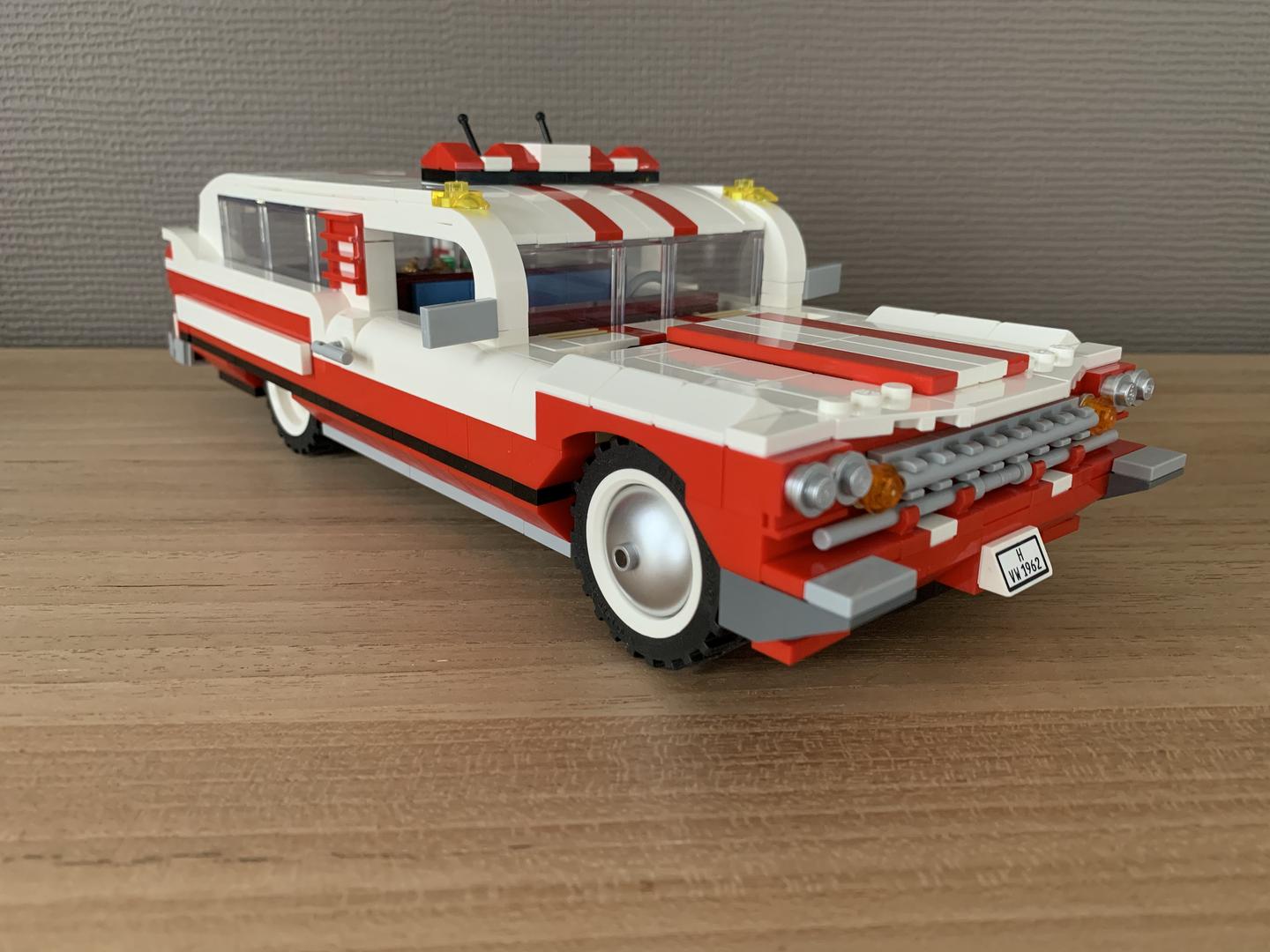 LEGO MOC 10220 VooDoo Ambulance by Kirvet | Rebrickable - Build with LEGO