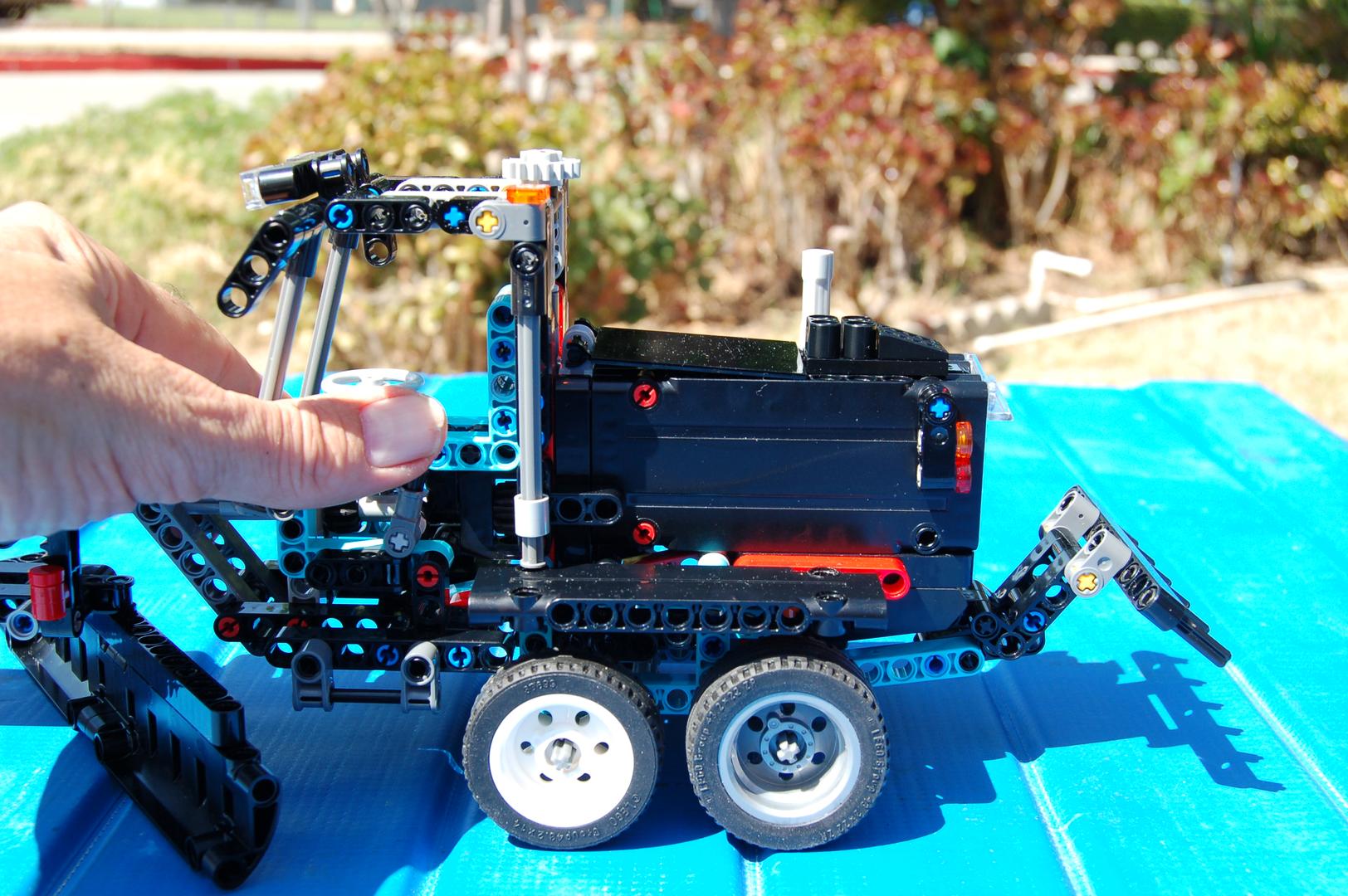 LEGO MOC 42106 Road Grader by M_longer | Rebrickable - Build with LEGO