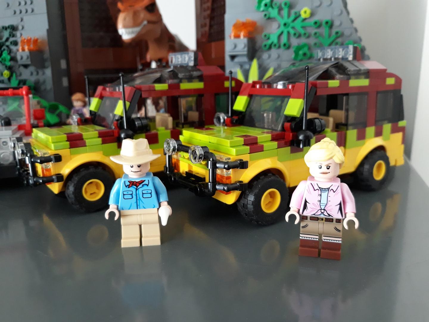 LEGO MOC Jurassic Park Tour Vehicle (Ford Explorer) by Miro ...