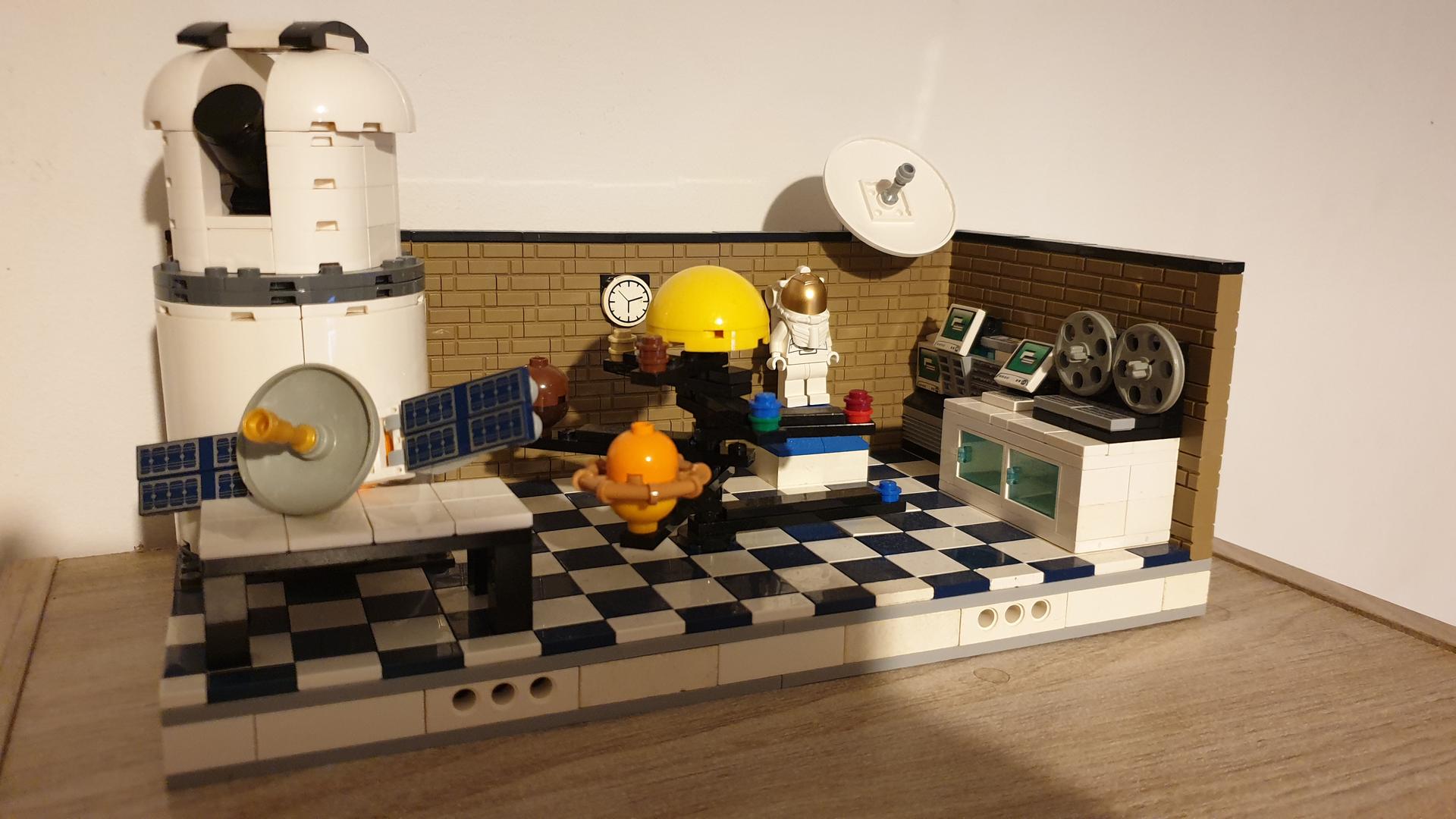 LEGO MOC Space Lab by gabizon | Rebrickable - Build with LEGO