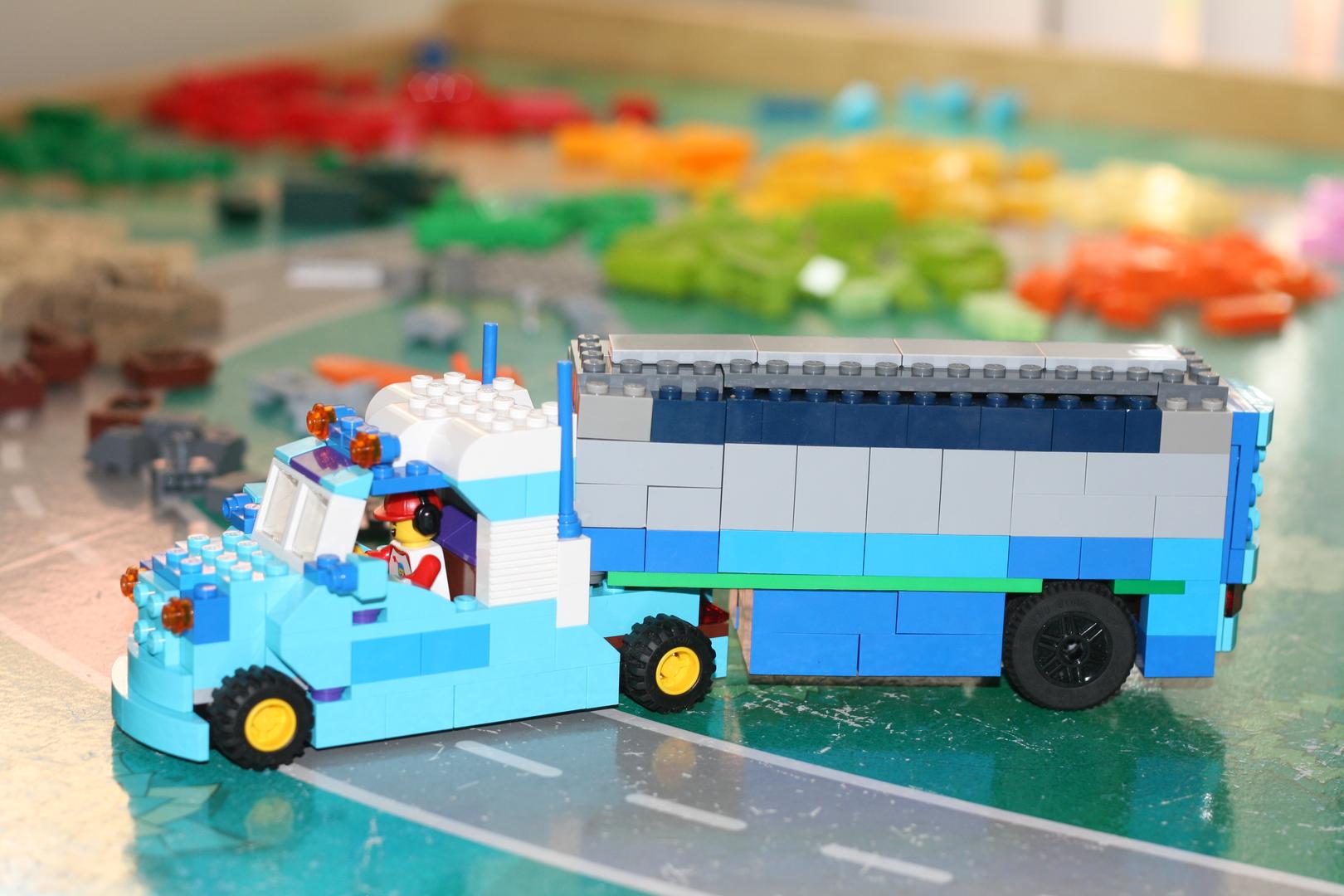 LEGO MOC 10698 Cargo Truck by Moe Brickman | Rebrickable - Build with LEGO