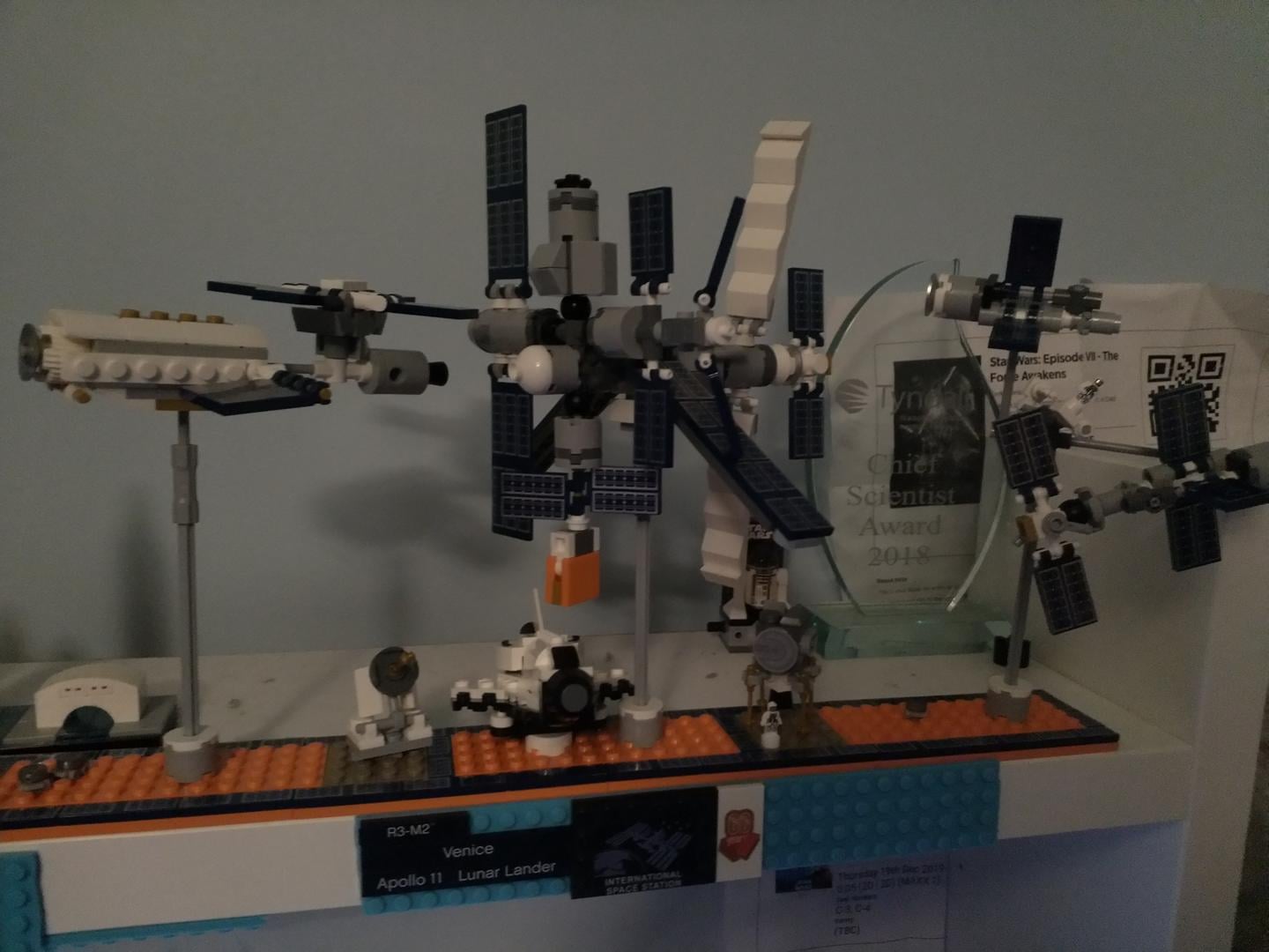 LEGO MOC 21321 - Space Station and Spacecrafts by febrix_1999 ...