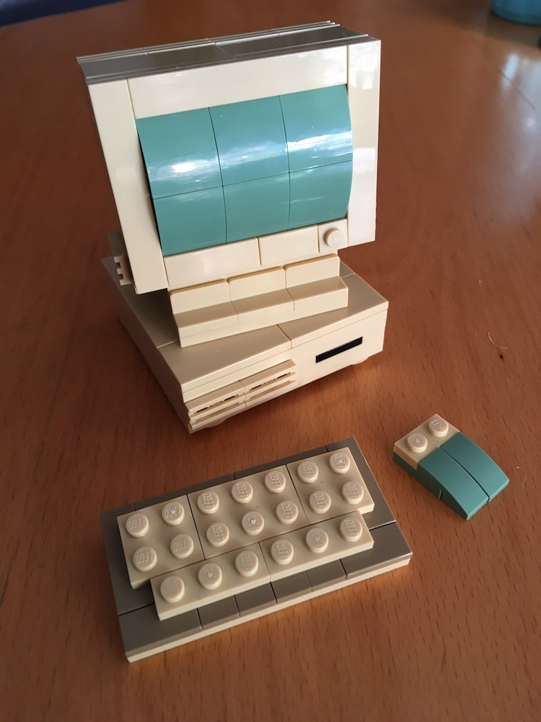 LEGO MOC Retro Computer by basakatu | Rebrickable - Build with LEGO