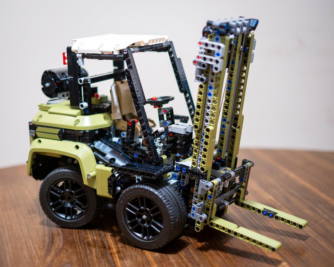 LEGO MOC Forklift: 42110 B-Model by Pattspatt | Rebrickable - Build ...