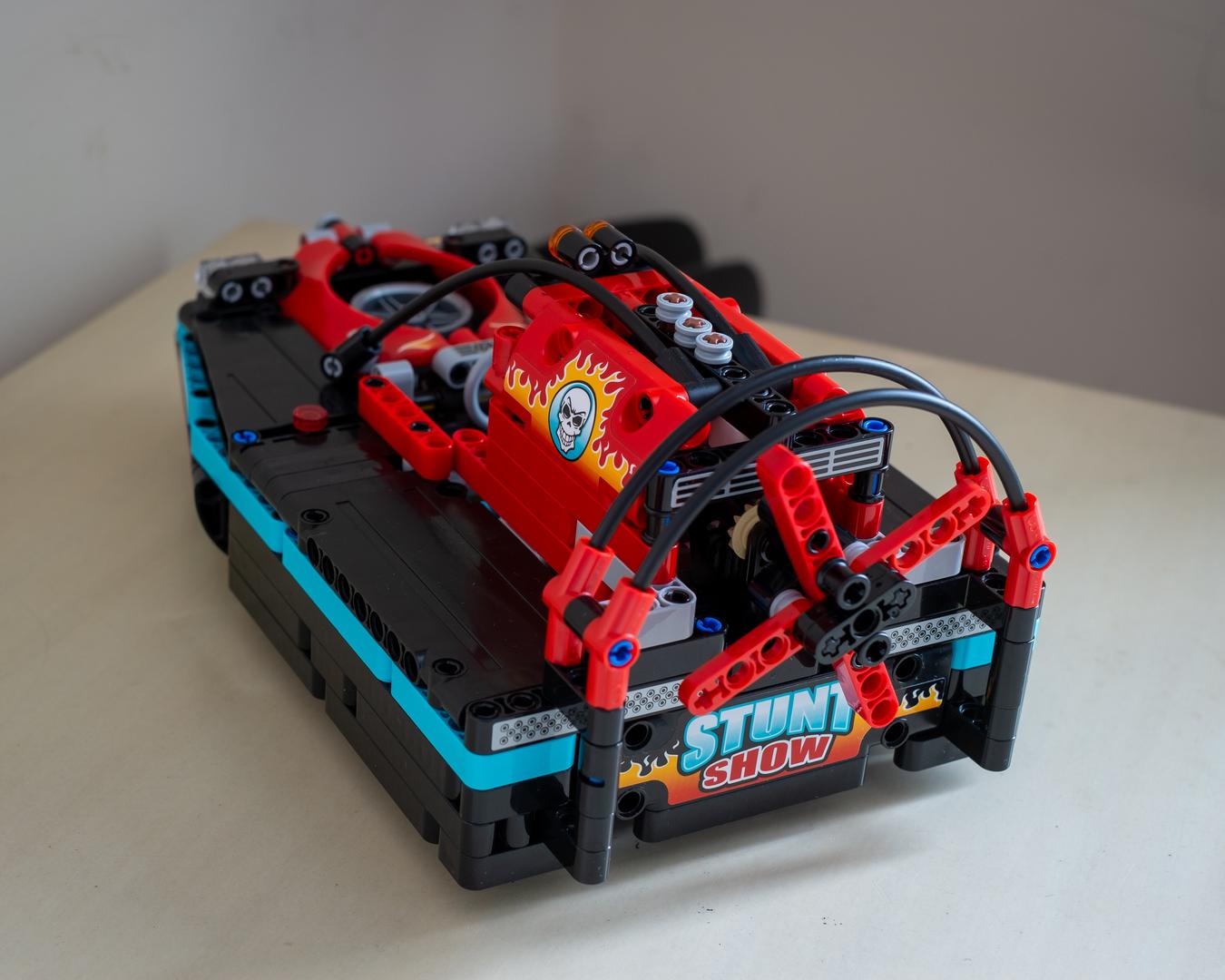 LEGO MOC 42106: Pullback Hovercraft by Tomik | Rebrickable - Build with ...