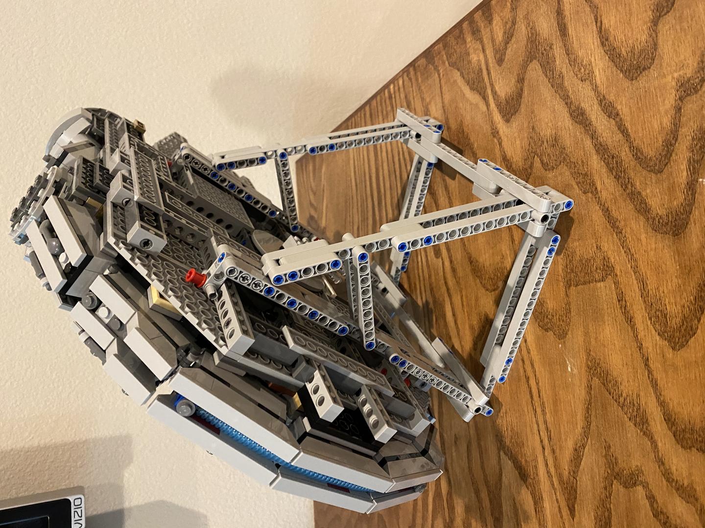 LEGO MOC Vertical Stand for Millennium Falcon 7965/75105/75212 by dunes ...