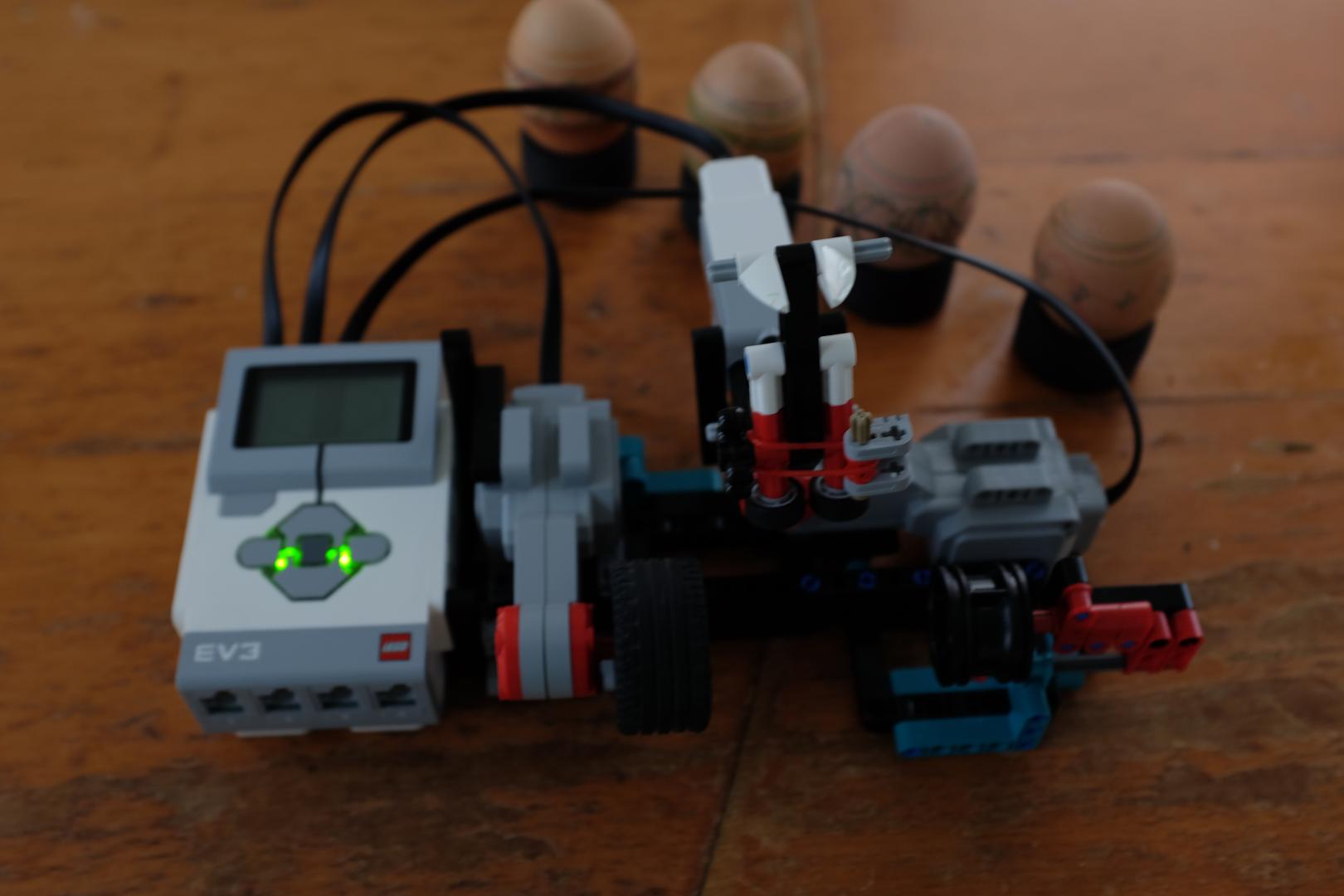 LEGO MOC Egg Decorator by JKBrickworks | Rebrickable - Build with LEGO