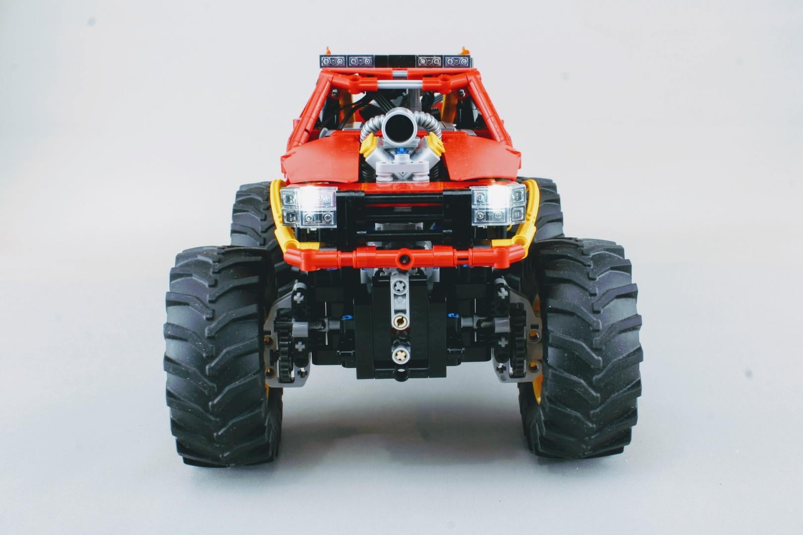 LEGO MOC Monster Truck by Nico71 | Rebrickable - Build with LEGO