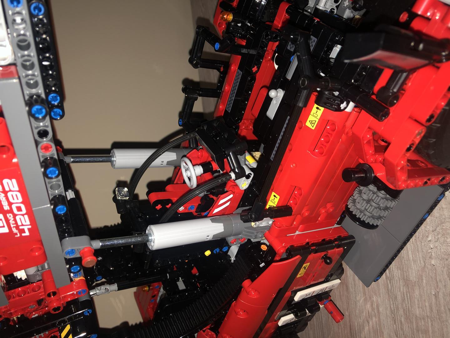 LEGO MOC 42082 C model - Reach Stacker by Dyens Creations | Rebrickable ...