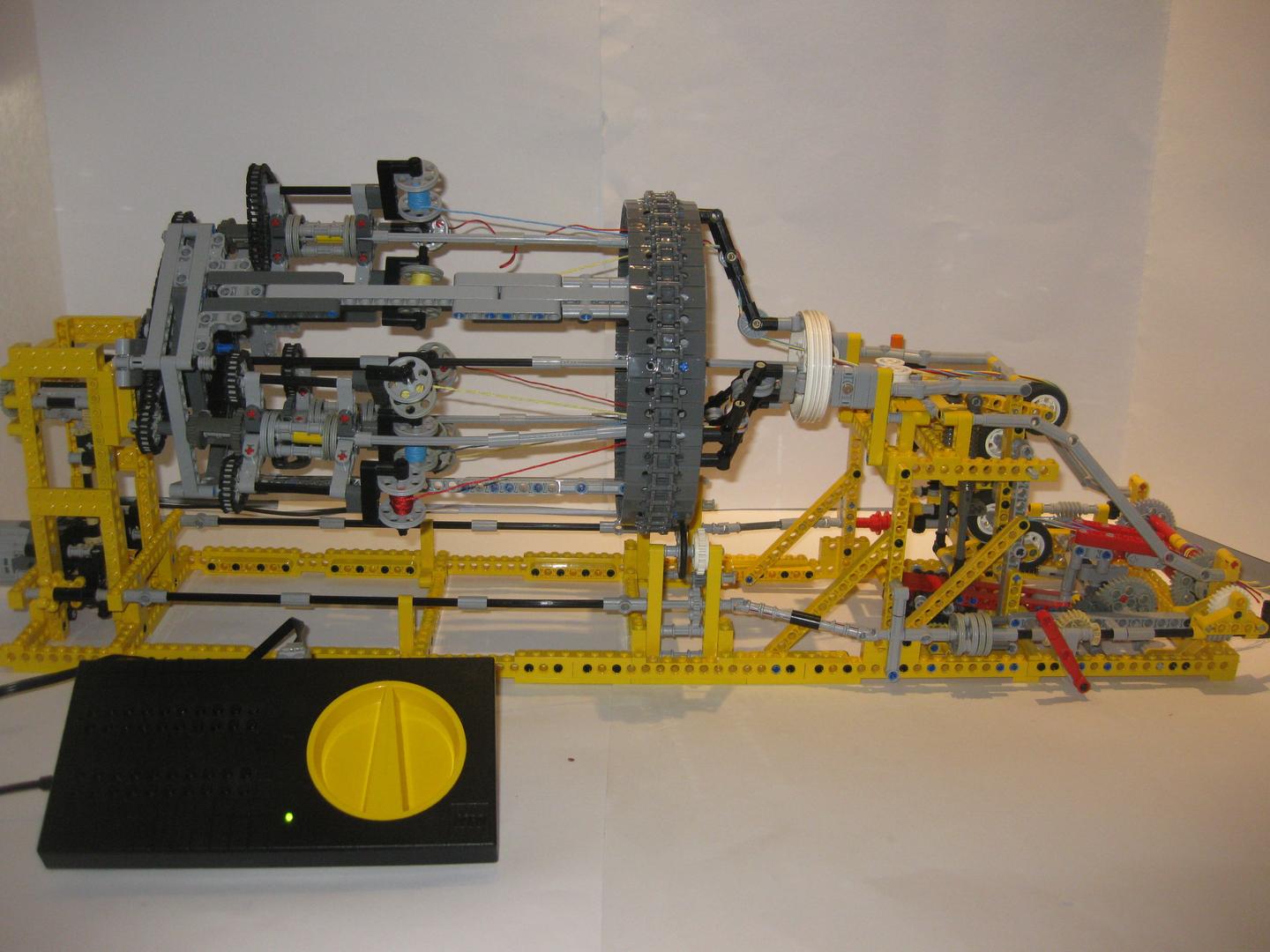 LEGO MOC Braiding Machine by Nico71 | Rebrickable - Build with LEGO