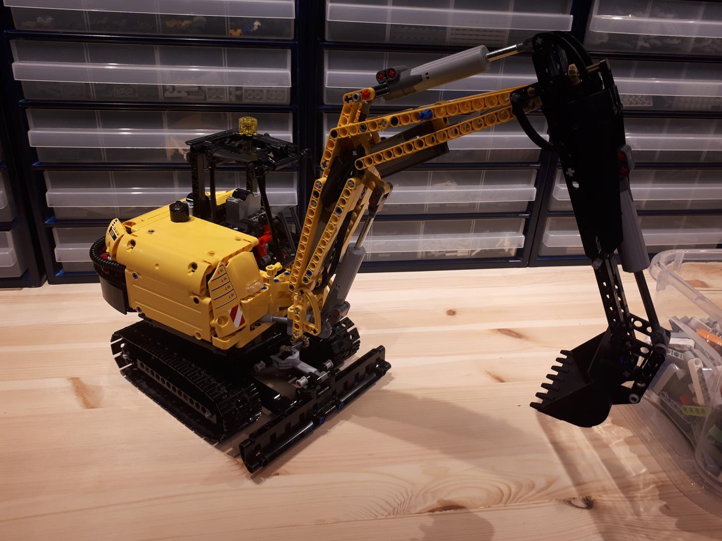 LEGO MOC Full RC Compact Excavator by Anto | Rebrickable - Build with LEGO