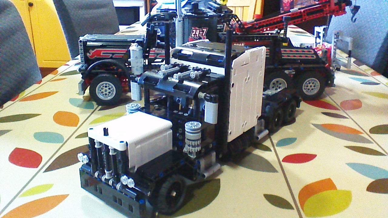 LEGO MOC 379 Peterbilt Truck by Steelman14a | Rebrickable - Build with LEGO