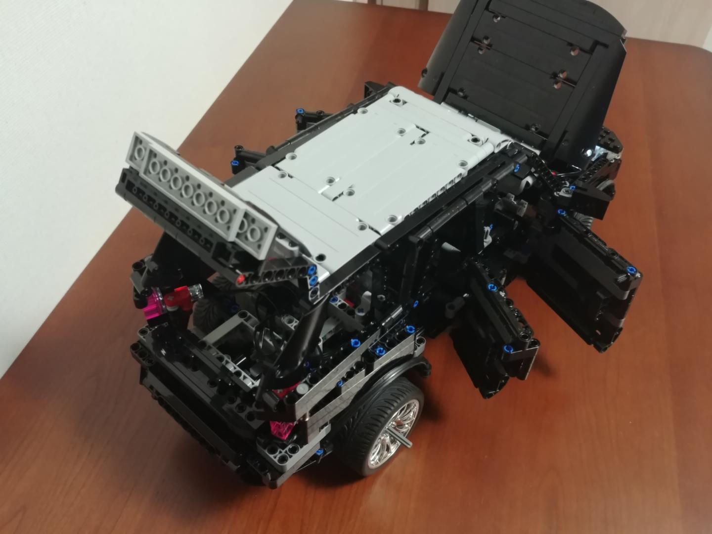 LEGO MOC Land Rover Range Rover VOGUE by Kaind45 | Rebrickable - Build ...