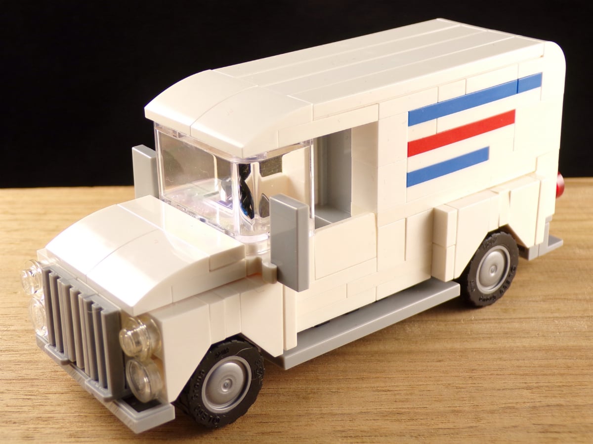 LEGO MOC Mail Van by De_Marco | Rebrickable - Build with LEGO